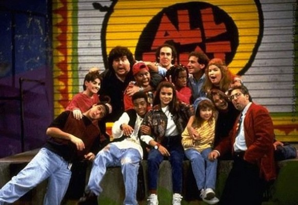 All That: Cast Reunites to Sing Theme Song - canceled + renewed TV ...