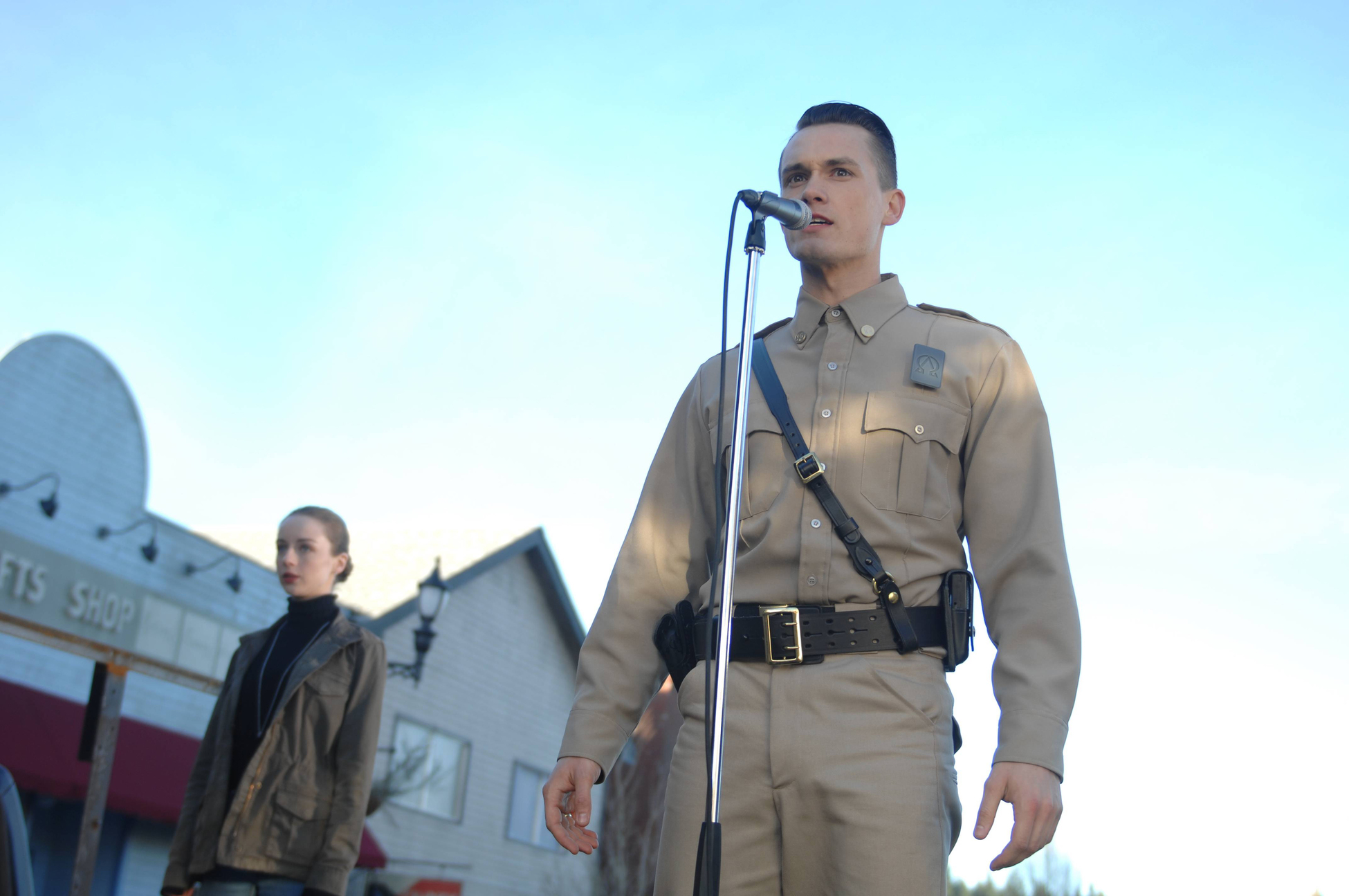 Wayward Pines: Second Season Premiere Photos Released by FOX - canceled ...