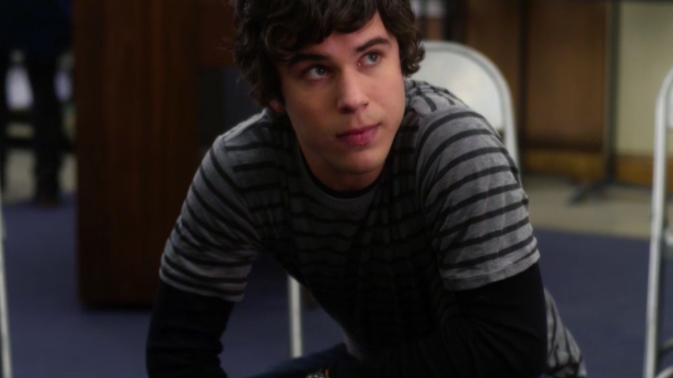Pretty Little Liars: Former Love Interest Returning for Season Seven ...