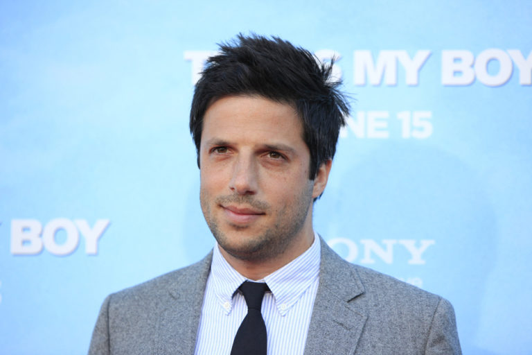 Twinsters: ABC Buys Comedy from Happy Endings Creator - canceled ...