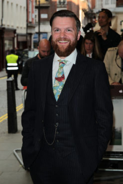 AP Bio: Tom Bennett Promoted to NBC Series Regular - canceled + renewed ...