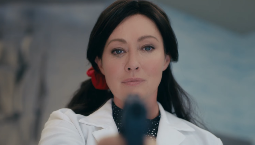 Heathers: First Look at Shannen Doherty in Paramount Series Trailer ...