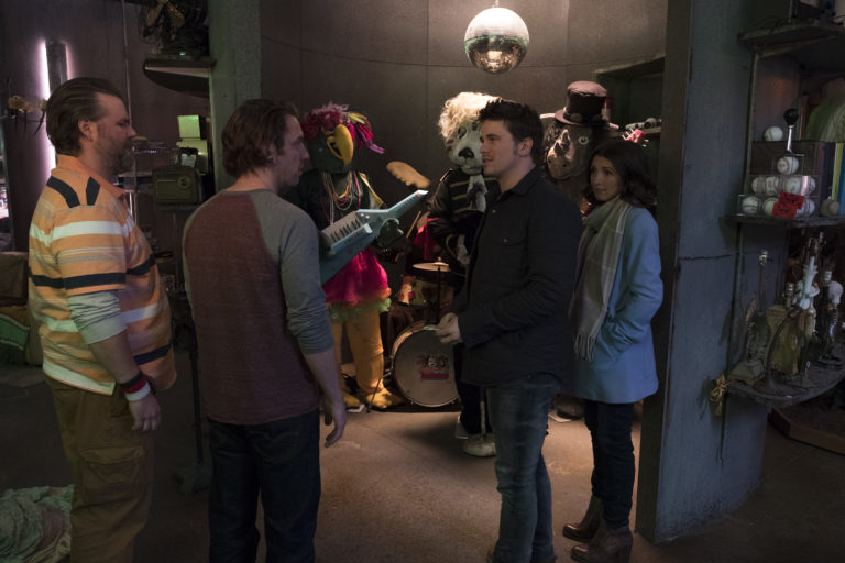 Reaper: Cancelled CW Series Stars Reprise Roles on ABC's Kevin ...