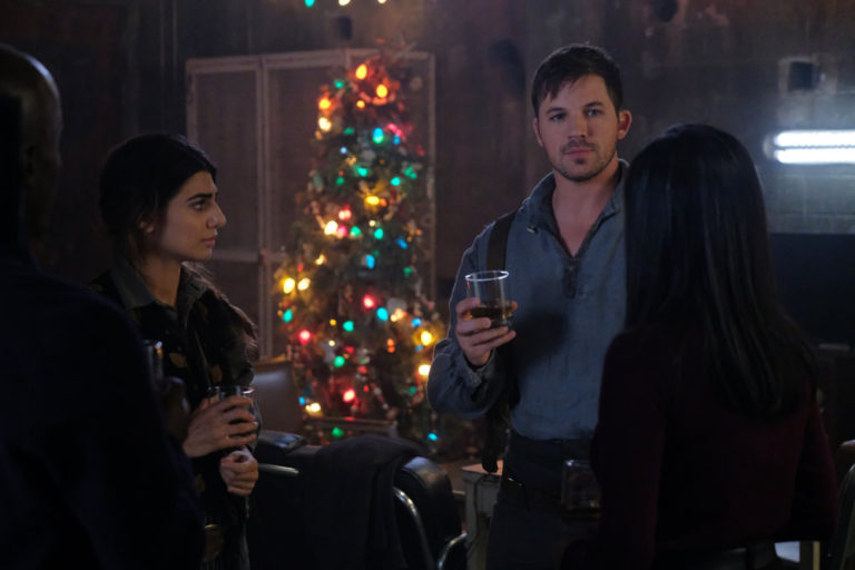 Timeless: NBC Releases Photos of "Miracle of Christmas" Series Finale ...