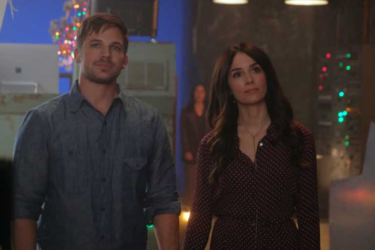 Timeless: NBC Releases Photos of "Miracle of Christmas" Series Finale ...