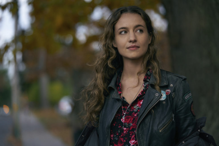 DC's Legends, Dynasty, In the Dark, Kung Fu, Republic of Sarah: CW Sets ...