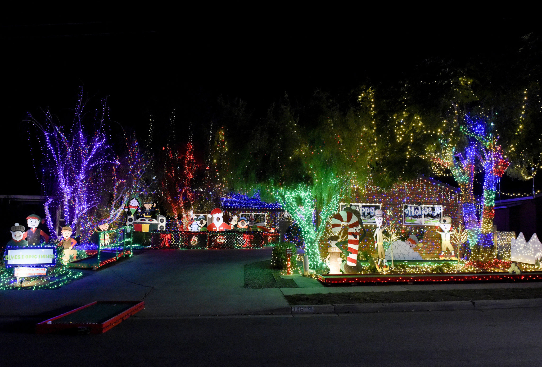The Great Christmas Light Fight: Season 12 Premiere Date, Season 13 ...