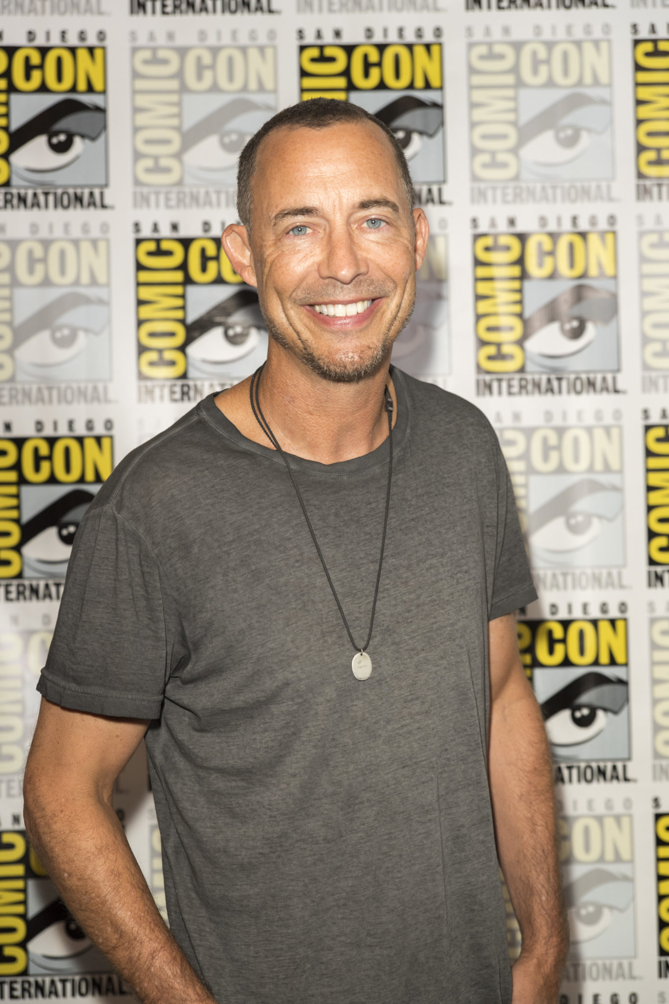 Hey Yahoo!: Tom Cavanagh (The Flash) to Host New Series for Game Show ...