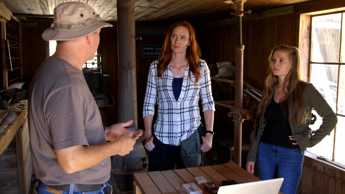 Barons, Run the Burbs, Mysteries Decoded, Down to Earth: CW Teases 12 ...