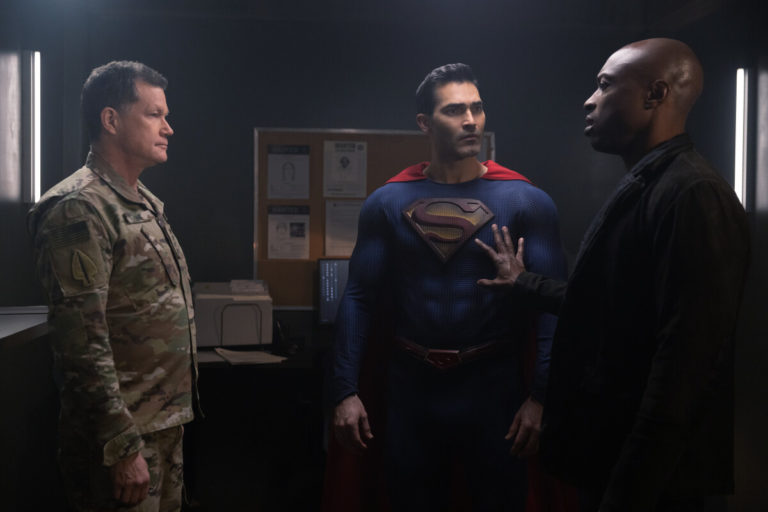 Superman & Lois: Season Four; CW Cuts Seven Series Regulars, Michael ...