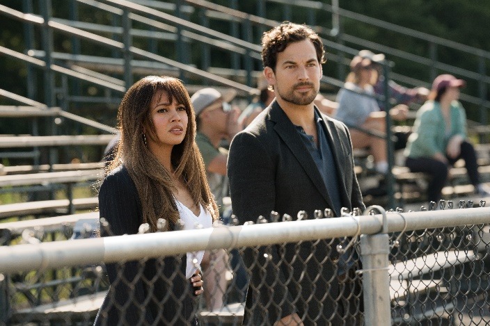 Wild Cards: CW Sets Premiere Date for Jason Priestley Series, Paired ...