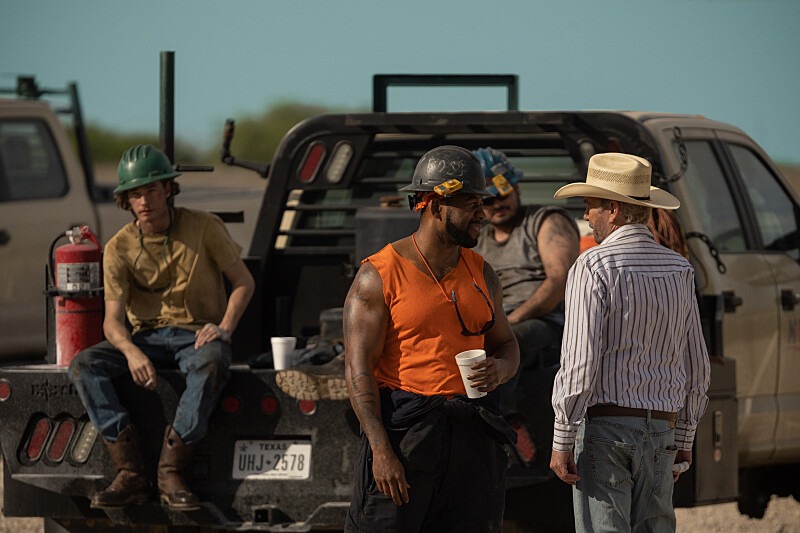 Landman: Paramount+ Releases First-Look Photos and Premiere Date for New Drama from Taylor ...