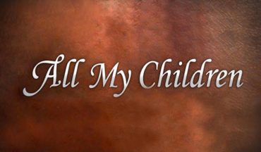 All My Children: Kelly Ripa Wants Susan Lucci to Return for Two Soap ...